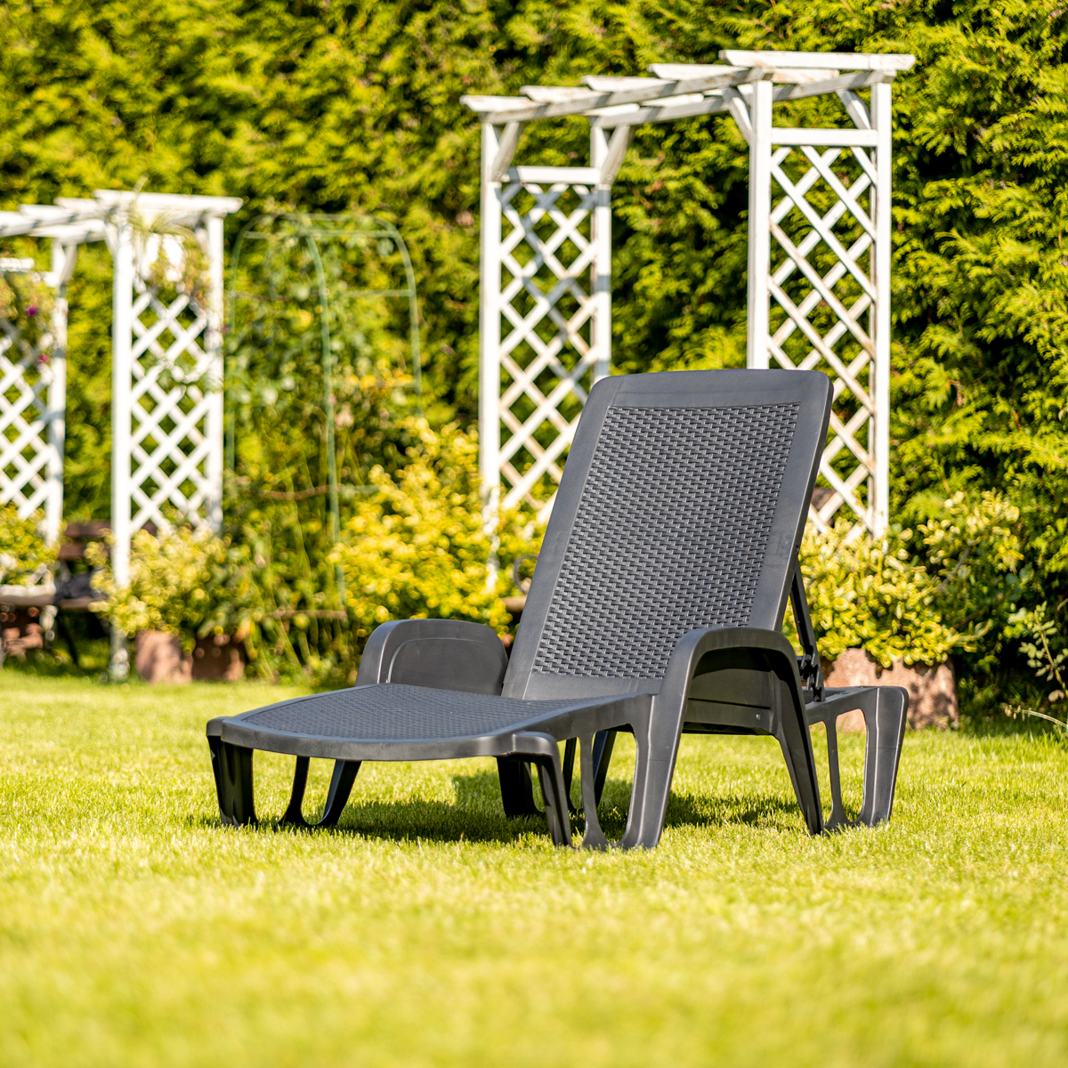 Plastové záhradné lehátko Pet za 85€ | nabbi